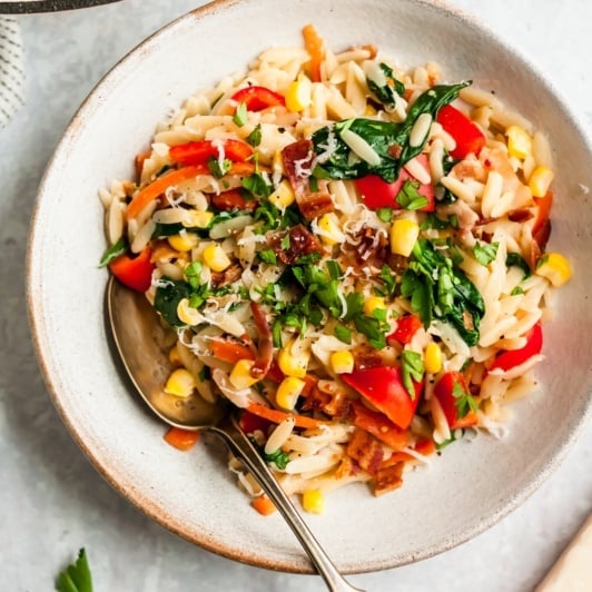 Spinach Garlic Parmesan Orzo with Crispy Bacon (one pan meal)