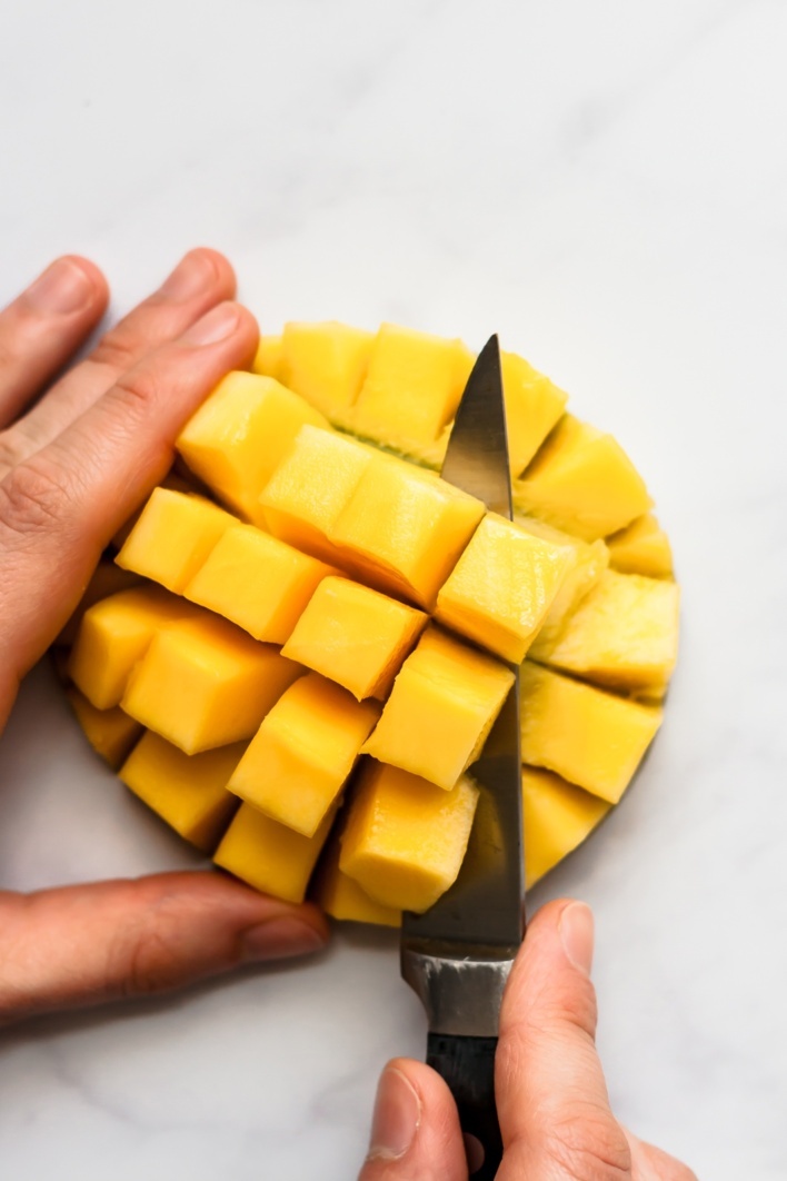 Hoe snijd je een mango: 3 verschillende manieren! | Tea Band