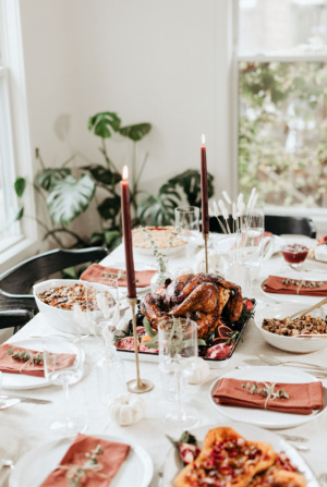 How to Host Thanksgiving (+ FREE printable checklist!) | Ambitious Kitchen